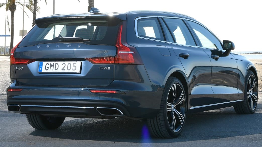 Volvo V60 T8 Twin Engine R Design AWD Geartronic (10/18 - 04/19 ...