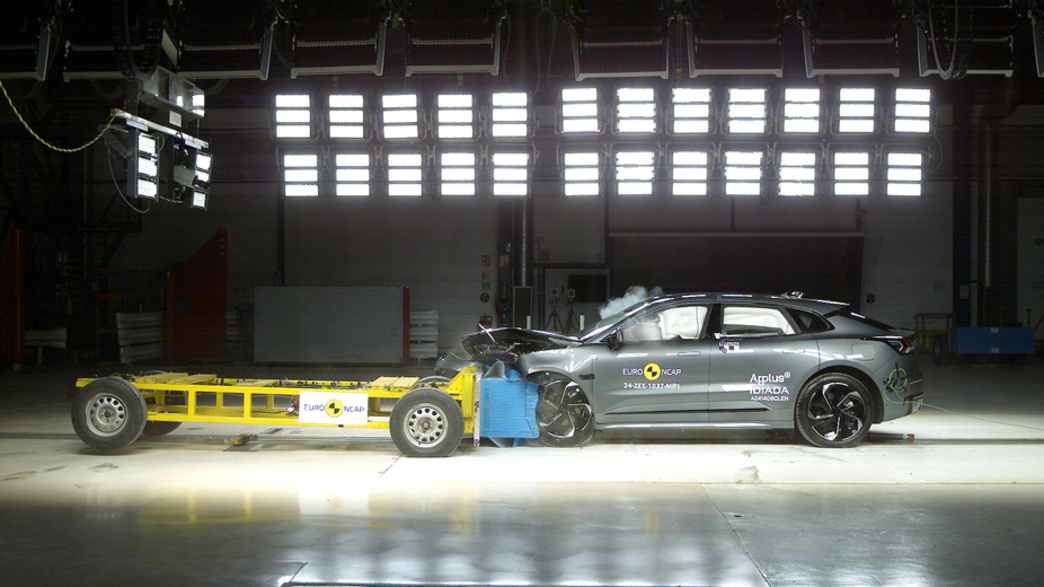 ZEEKR 001 Performance AWD (ab 01/26): Technische Daten, Bilder, Preise ...