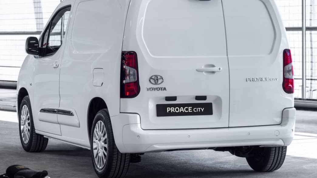 Toyota Proace City L1 1.5 D-4D Meister (ab 12/20): Technische Daten ...