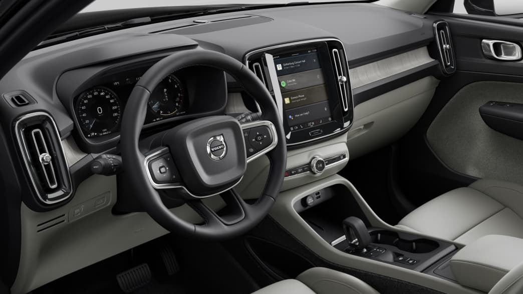 Volvo XC40 B4 Plus Dark DKG (ab 03/22): Technische Daten, Bilder ...