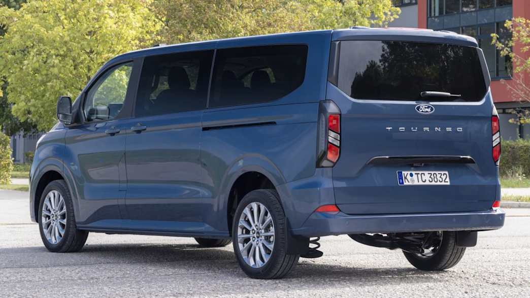 Ford Tourneo Custom 320 L2 2.0 EcoBlue Titanium X AWD Automatik (ab 09/ ...