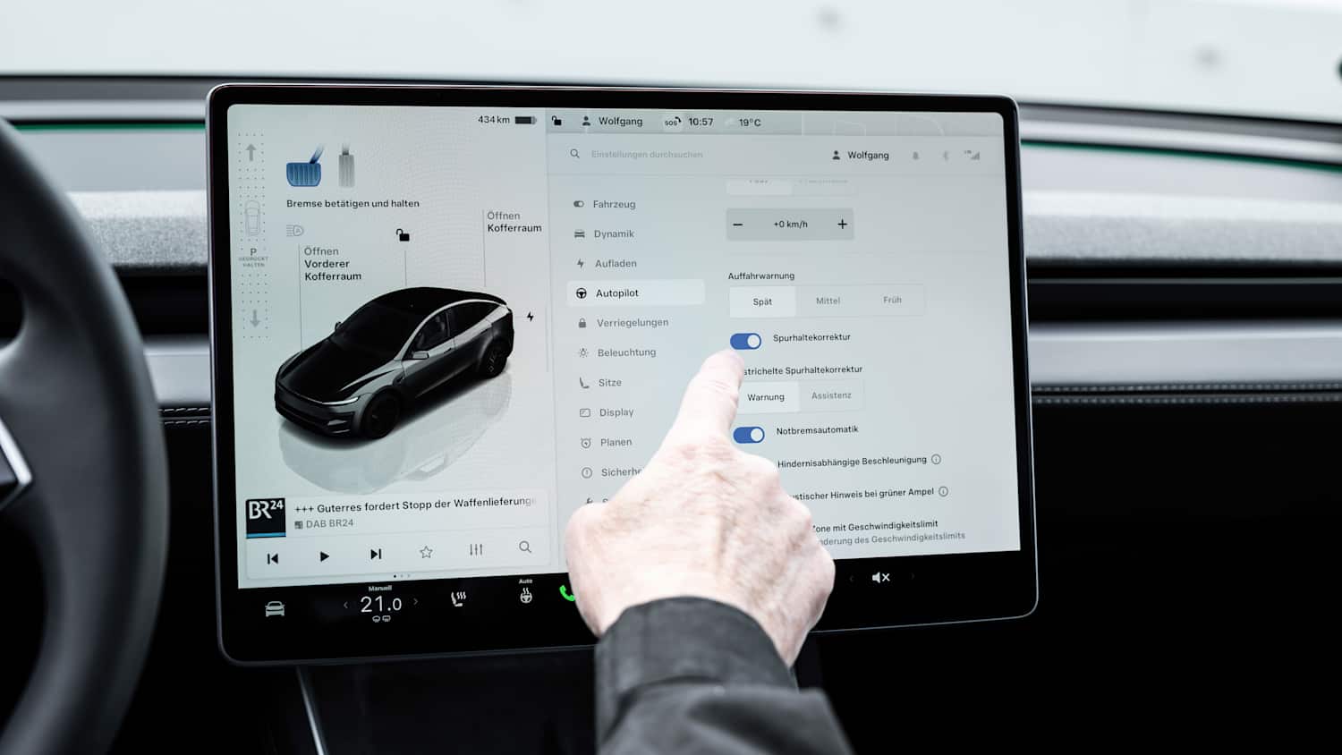 Tesla Model Y (2025) im Test: Neues Gesicht, neues Glück?