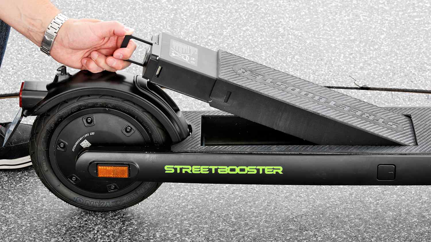 Test: Sind E-Scooter-Akkus brandgefährlich?