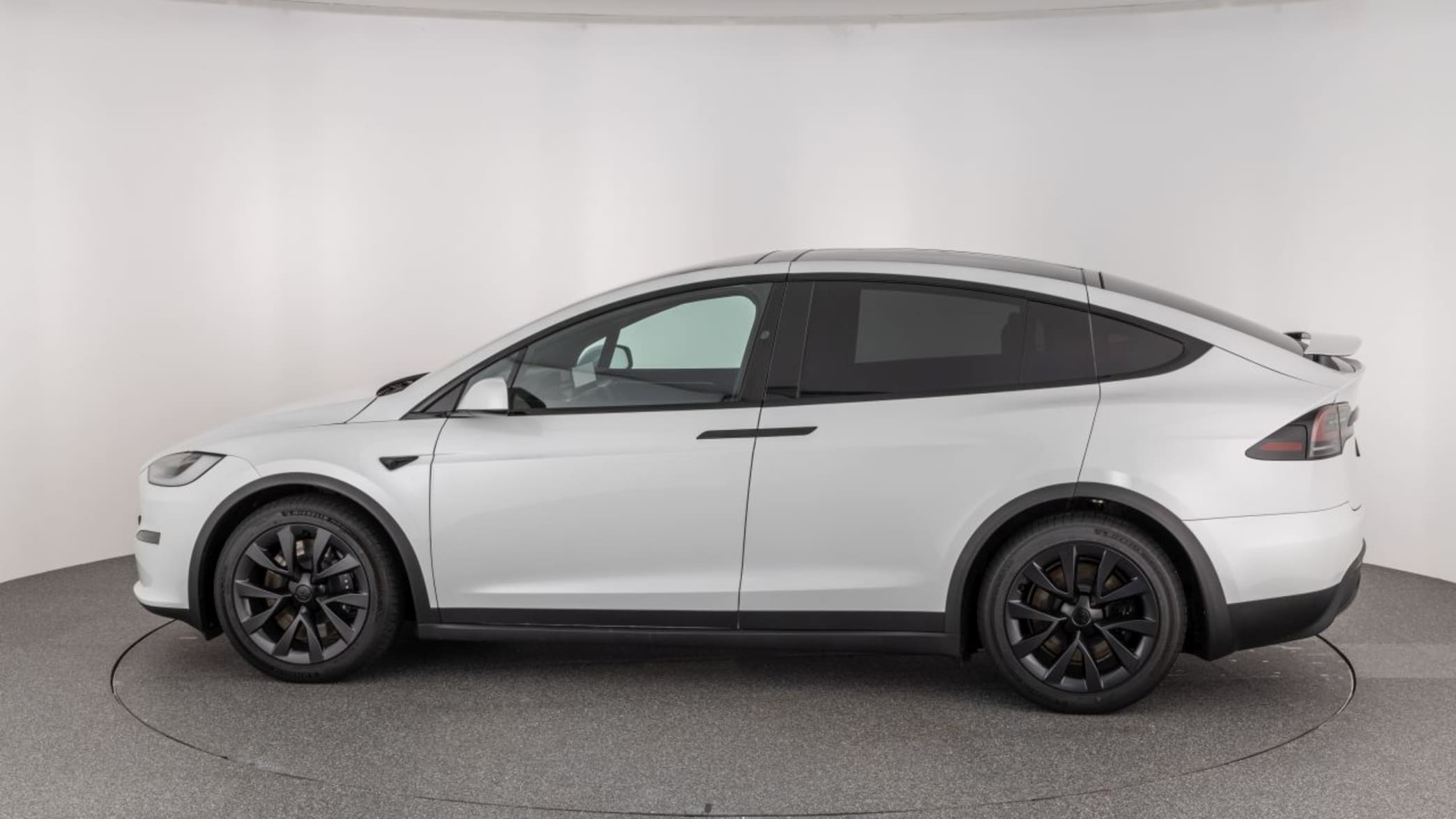 Tesla Model X Plaid ab 12 22 Technische Daten Bilder Preise ADAC