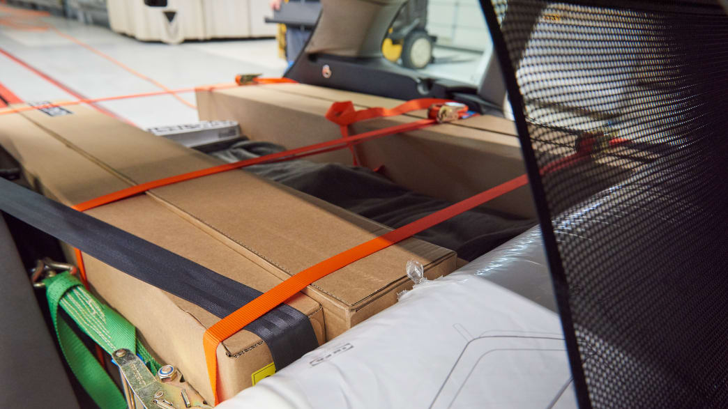 Ladungssicherung: Ladung im Auto richtig verstauen | ADAC