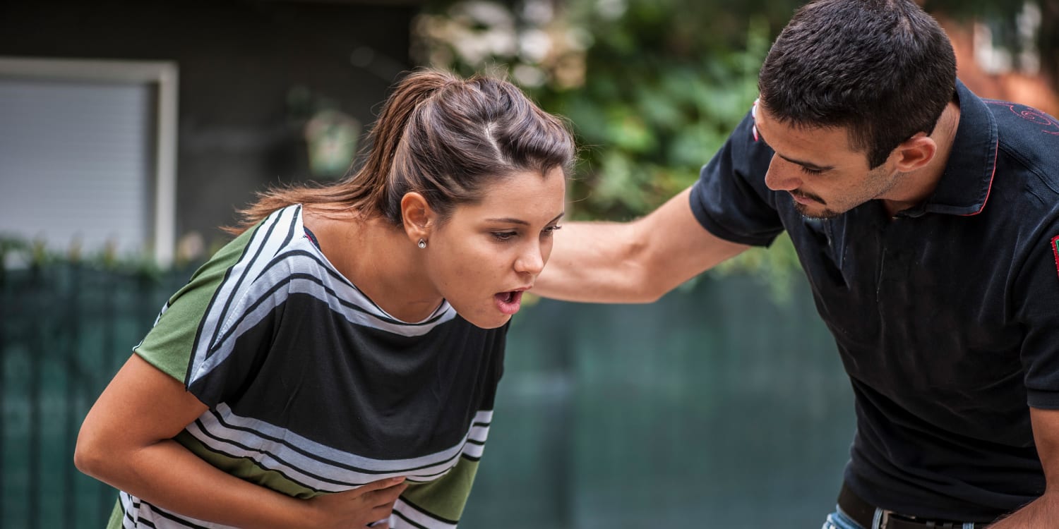 Heimlich-Griff: Schnelle Hilfe bei Ersticken