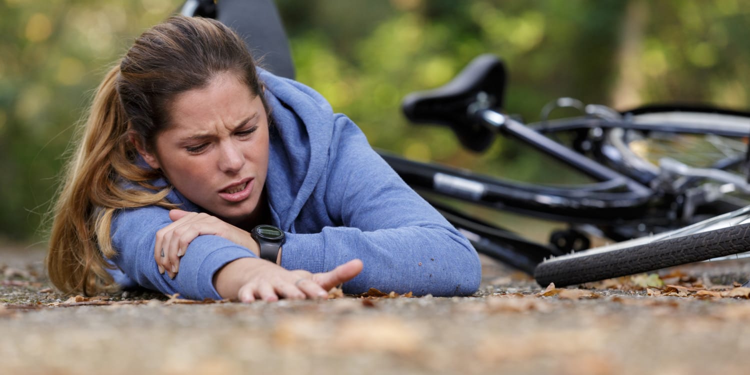 Sturzverletzungen: Erste Hilfe bei Bruch, Prellung und Verstauchung