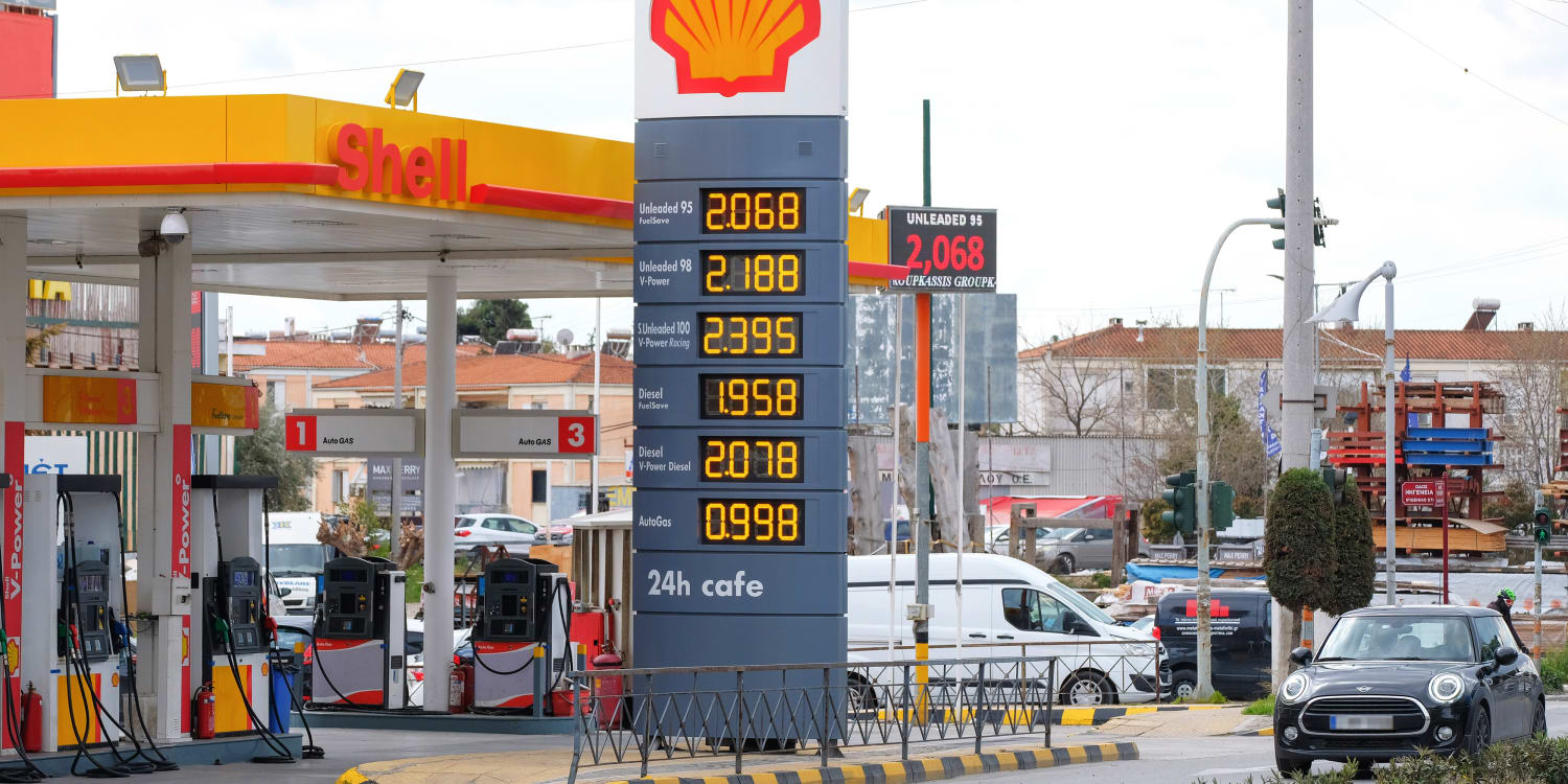 Benzinpreise in Europa: Was kostet Sprit in Österreich, Italien & Co ...