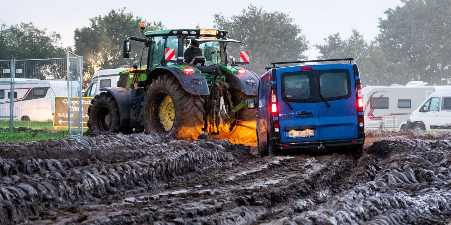 Wacken-Festival: Wenn das Auto im Schlamm steckt