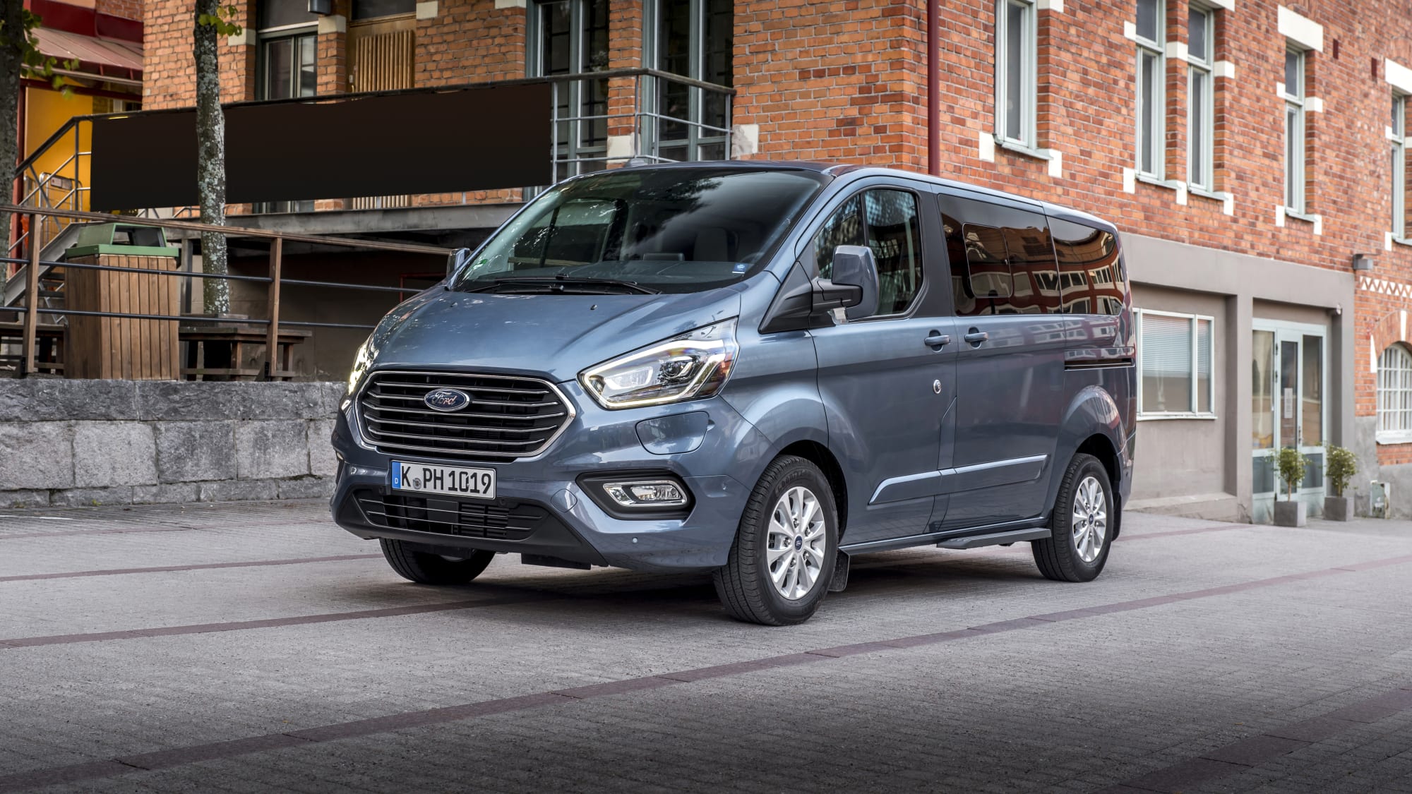Ford Transit und Tourneo Hybrid: Testfahrt, Verbrauch, Daten | ADAC