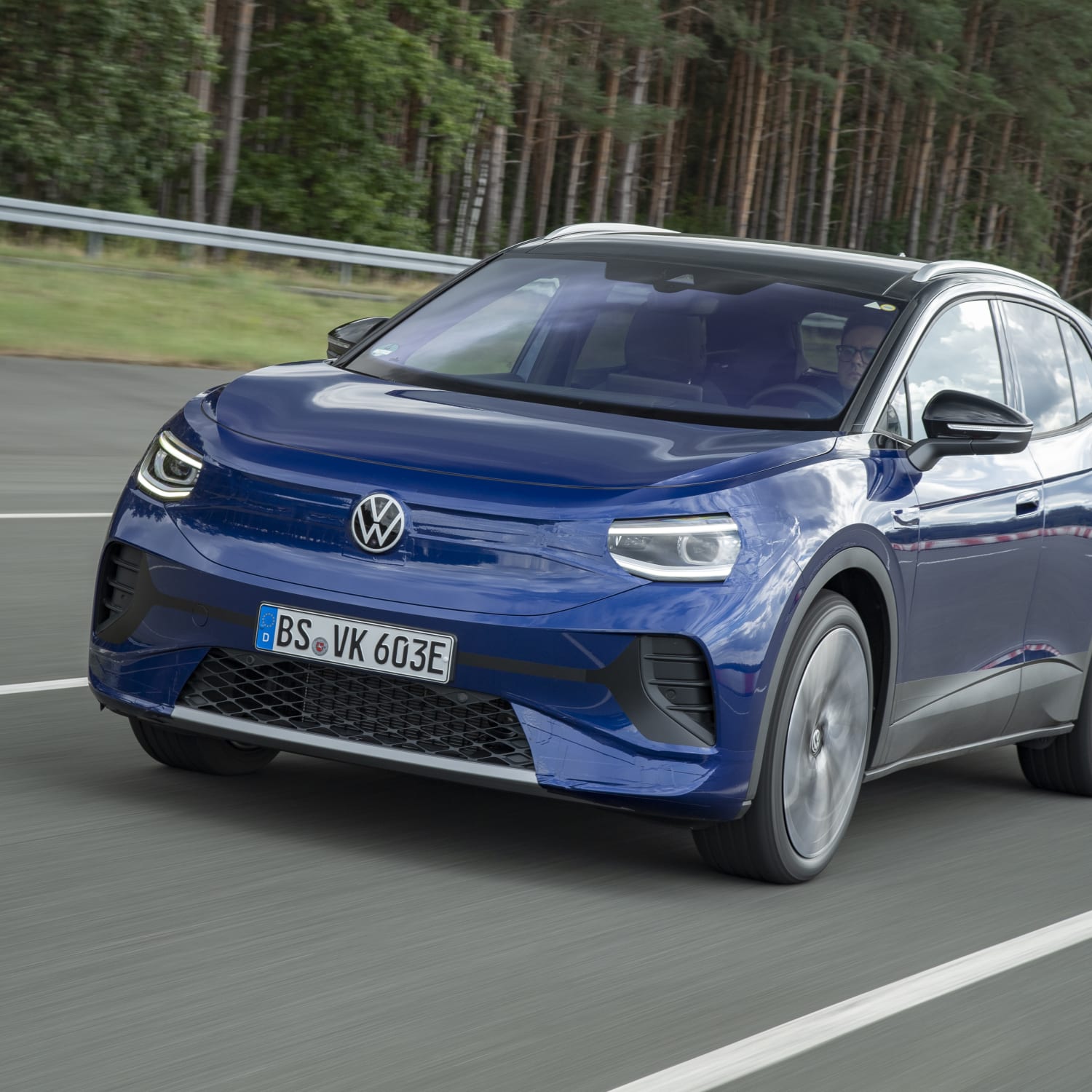 VW ID.4: Elektro-SUV im Fahrbericht - Bilder, Reichweite, Batterie | ADAC