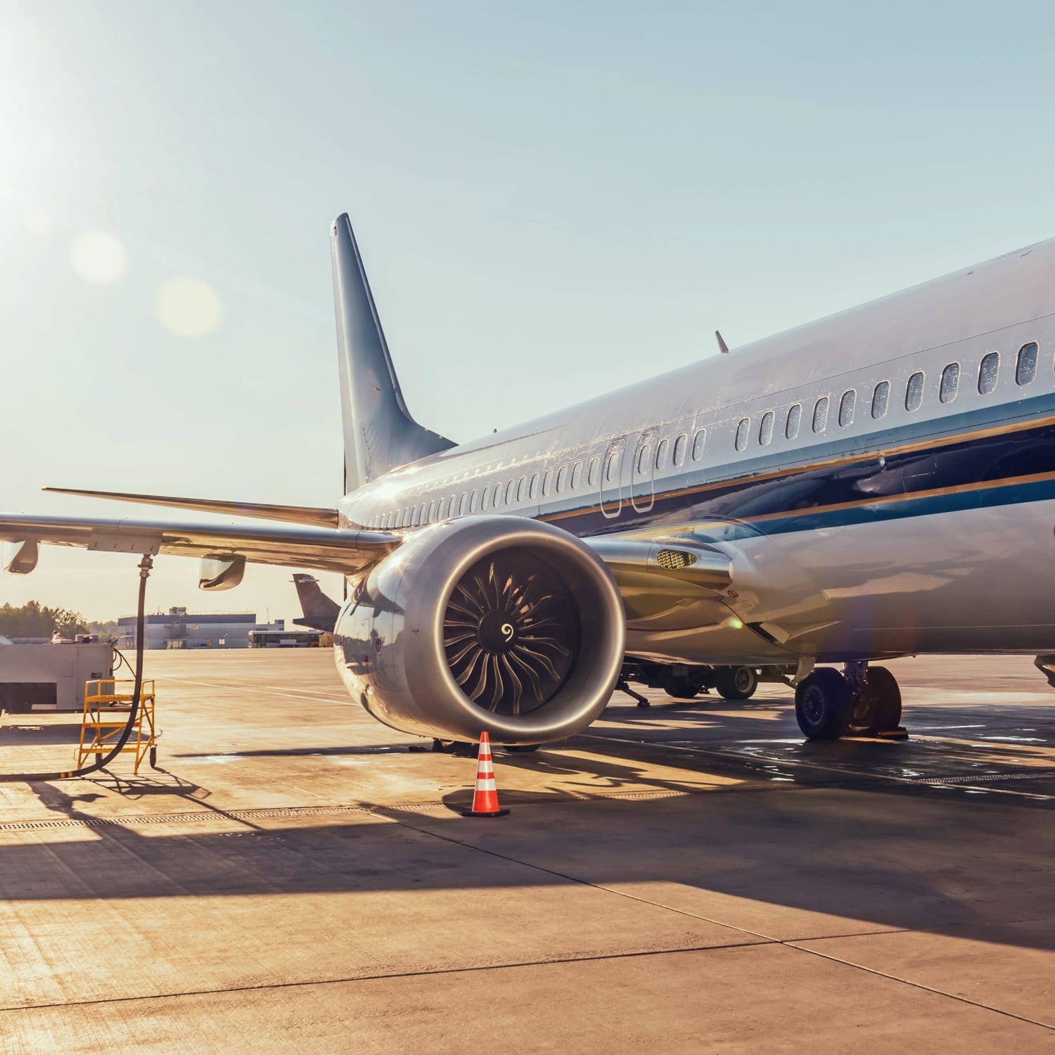 Krankentransport mit einem Flugzeug per Linienflug | ADAC