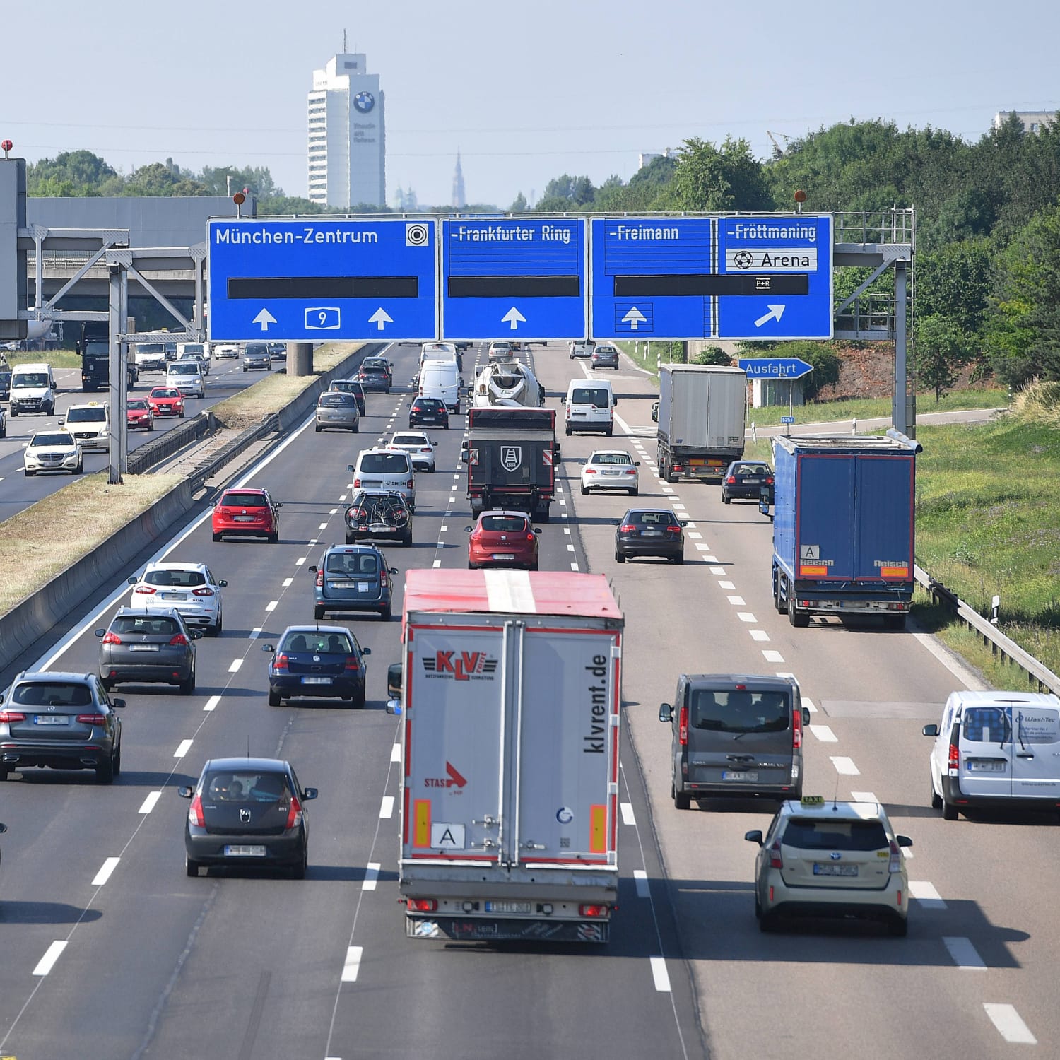 Pendler: Mehrheit pendelt laut Statistik zur Arbeit | ADAC