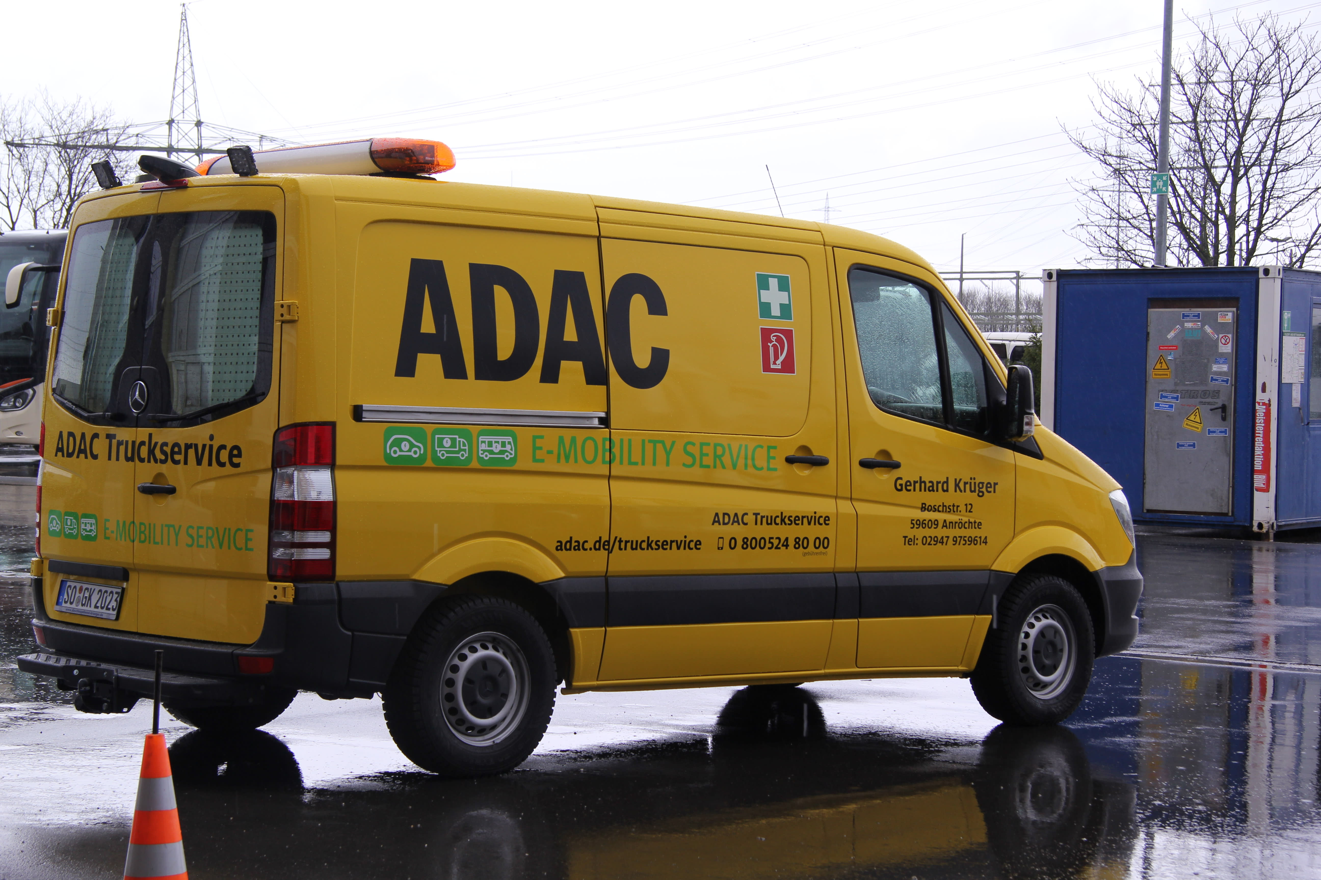 ADAC Truckservice führt eigene Notrufhotline für Elektro-Nutzfahrzeuge ein