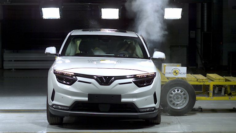 VinFast VF8 (Modell ab 2023) Crashtest | ADAC